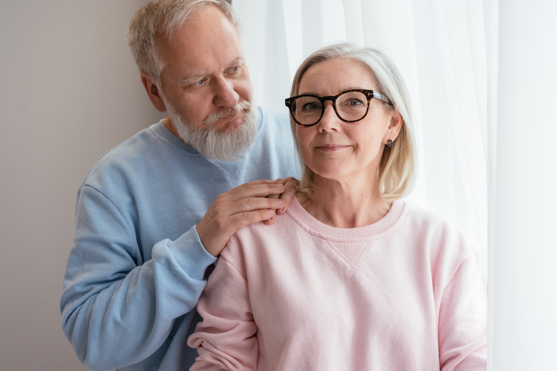 4 Inspiring Ideas for Writing a Loved One's Obituary - The News Hub